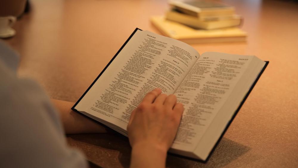 5 Psalms Asking God for Help: Relying on God’s Strength and Protection During Adversity